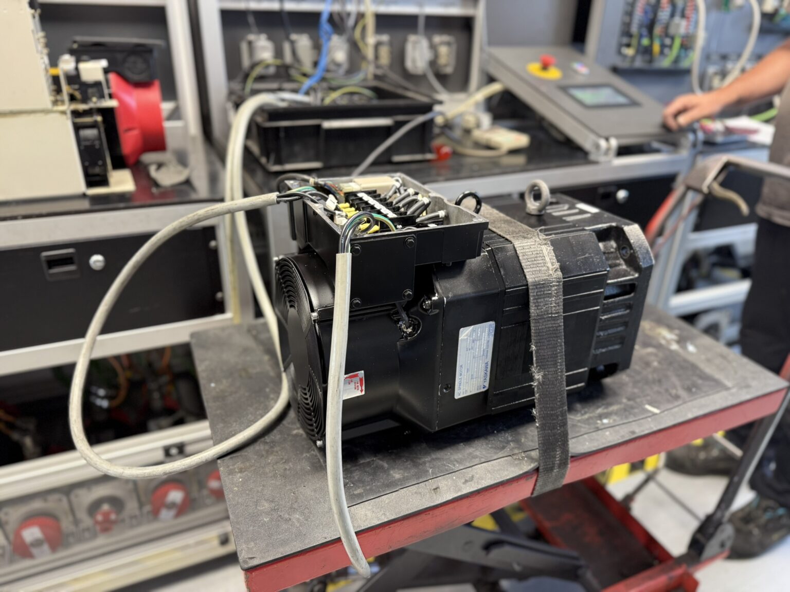 Yaskawa AC Spindle Motor UAASKD-08LYA11 Precision and Reliability in ...