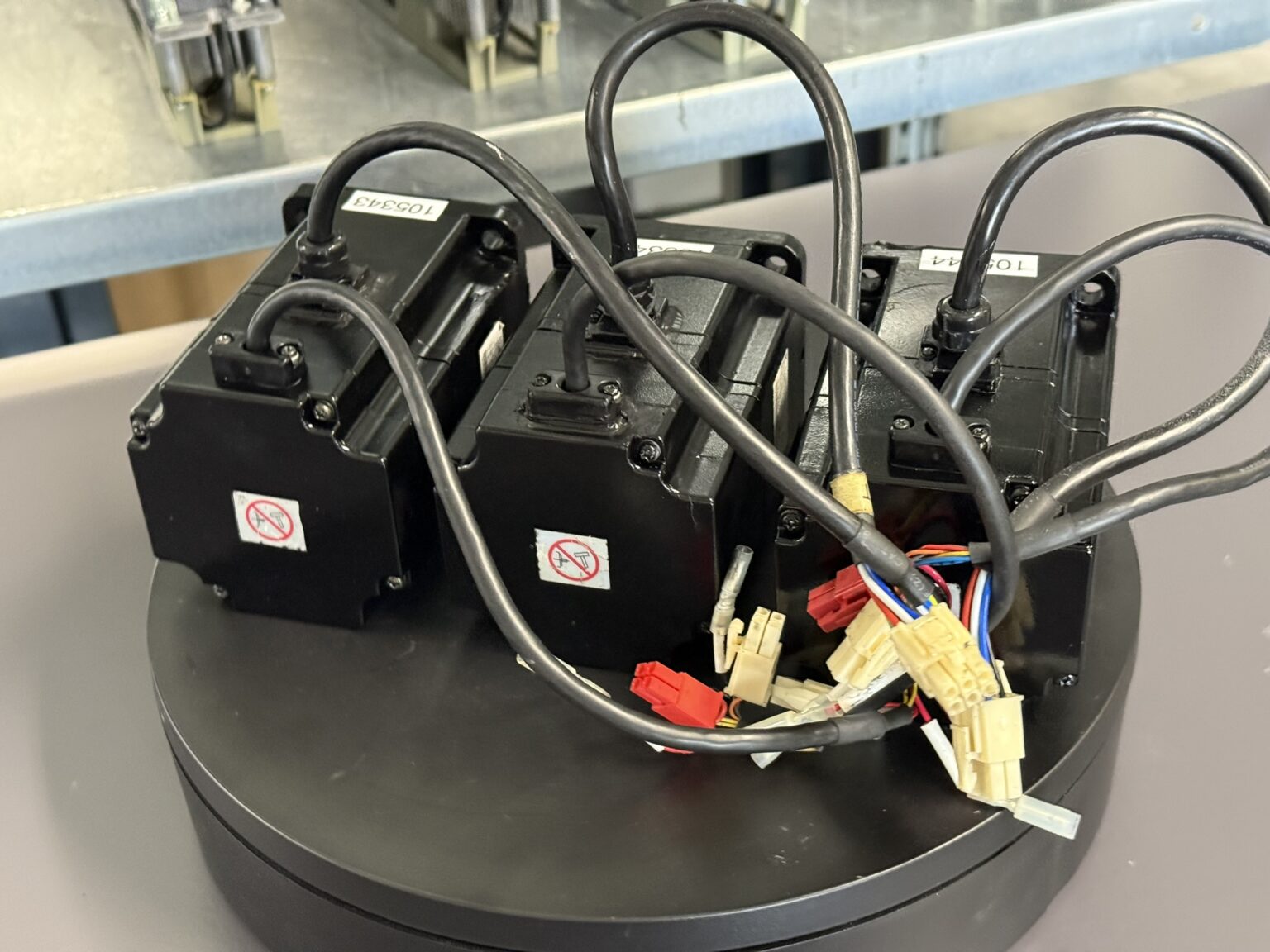 Maintenance instead of retrofit three Yaskawa SGMPH-04A1A-YR52 AC servo ...