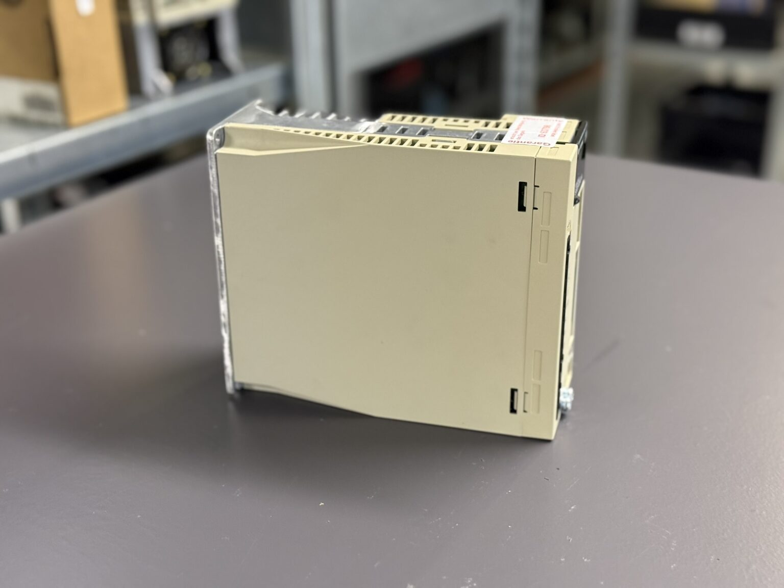 Reparatur eines Yaskawa SGDS-08A01A Servopack mit Alarm A.030
