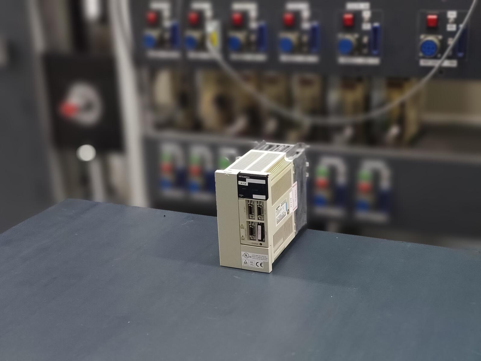 Mitsubishi MDS-B-SPJ2-37 Spindle Drive Unit